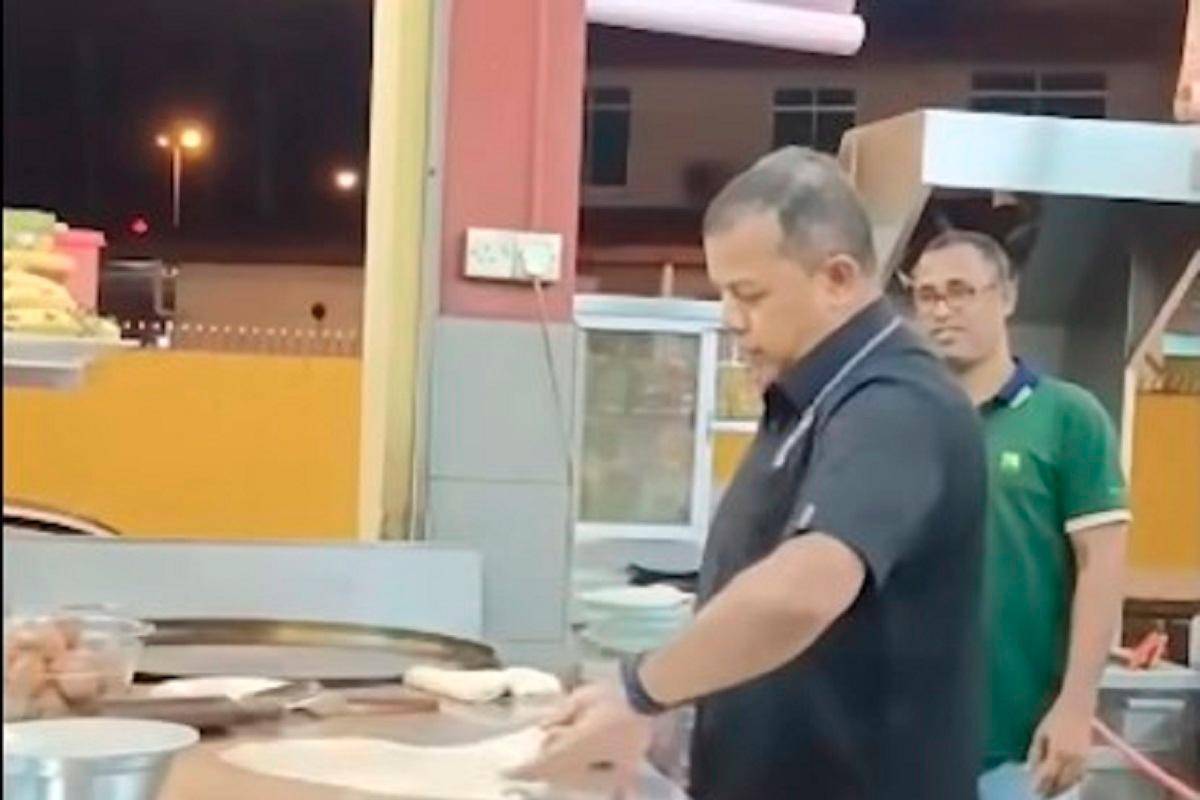 Deputy IGP Ayob Khan shows off roti canai skills in Sibu
