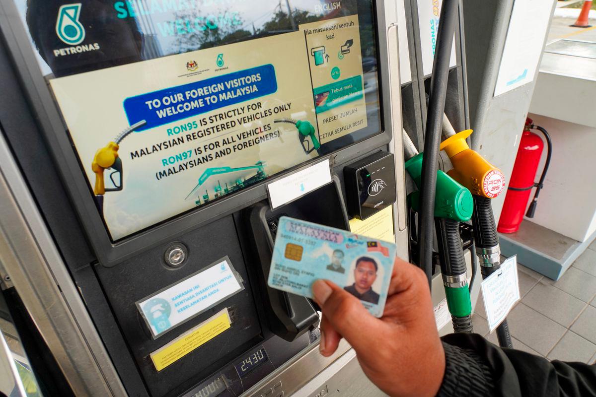 Free MyKad replacement until Oct 7