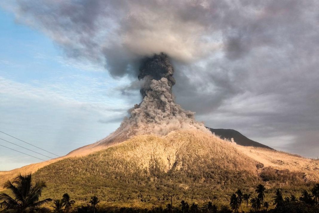 Indonesia volcano erupts with highest alert level after multiple blasts