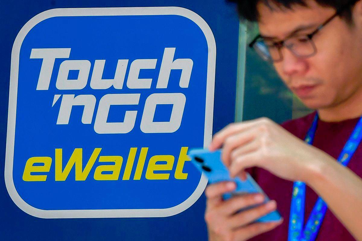 Malaysians can pay for Budi95 petrol with TNG eWallet from Sept 30