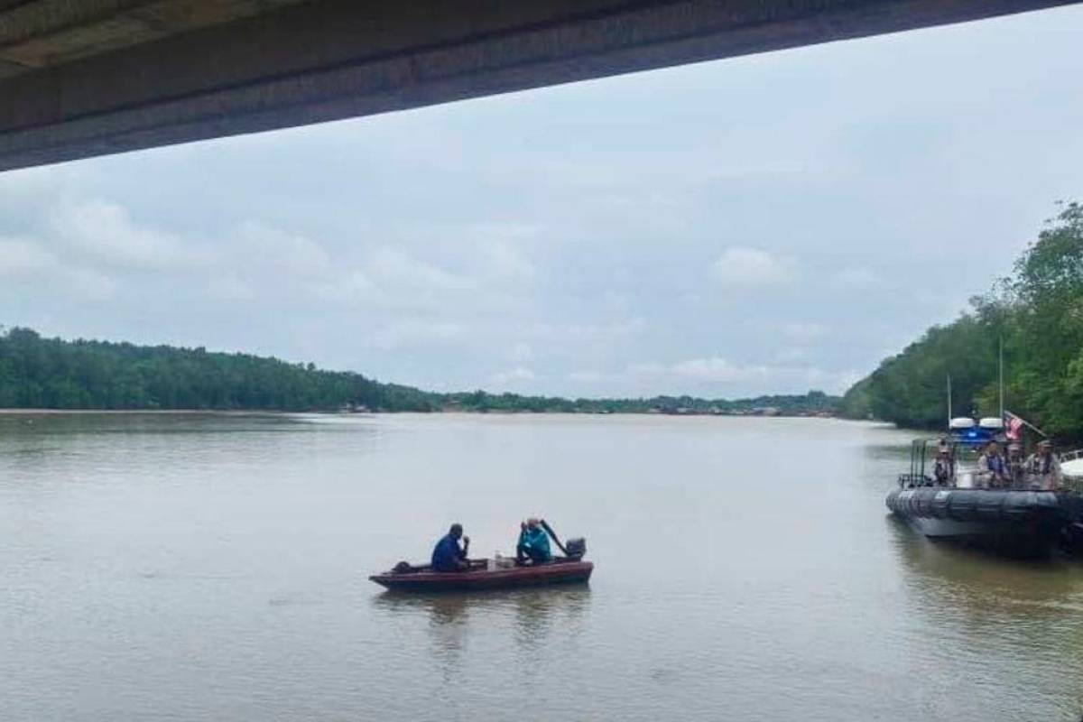 Nine-year-old boy killed, sister rescued in Port Dickson car plunge