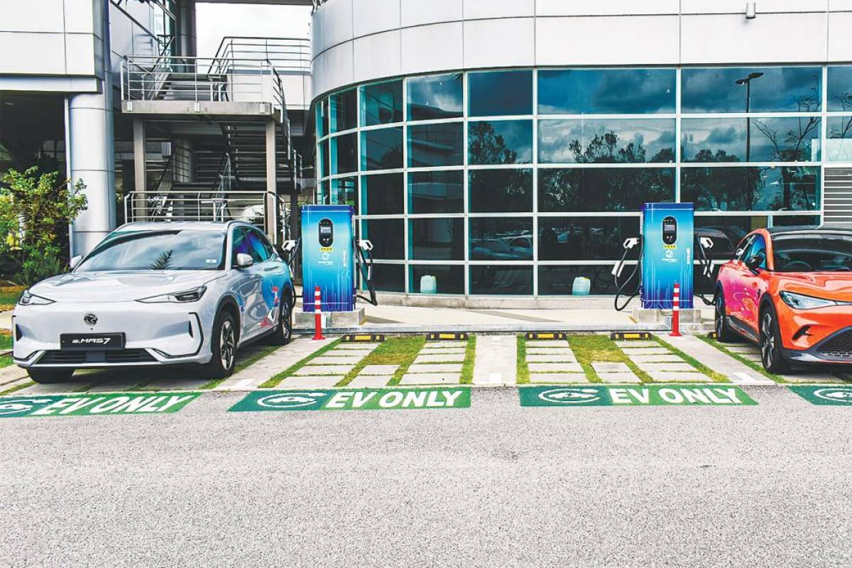 Pro-Net unveils DC charging hub at Proton Tanjung Malim
