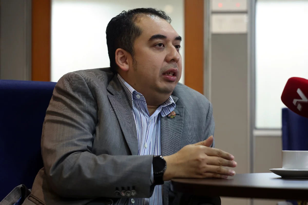 Najib and son fail to halt bankruptcy proceedings over tax debts