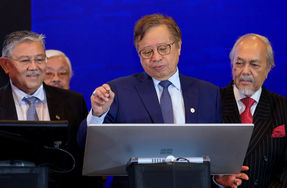 Sarawak launches Islamic banking window to tap global shariah finance