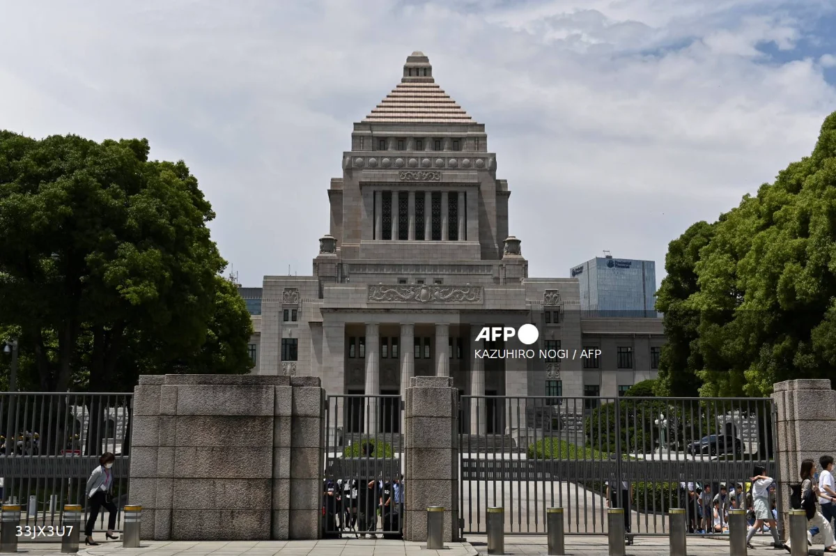 Japanese women MPs demand more toilets in parliament