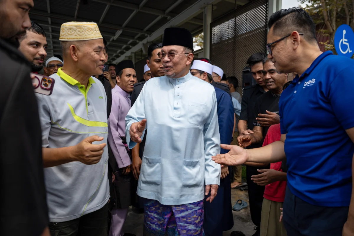 Anwar praises Hajiji's political maturity in forming new Sabah cabinet