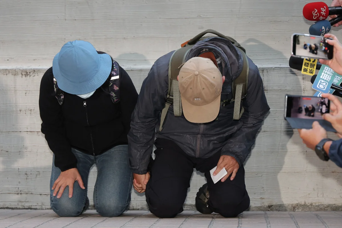 Taiwan deadly attack: Suspect's parents kneel, apologise