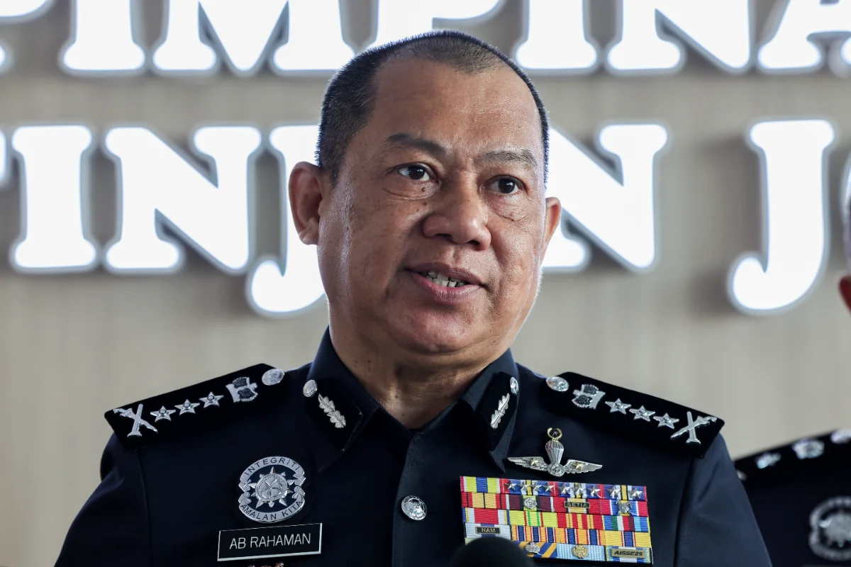 Policeman's slapping incident during anti-mat rempit op under probe