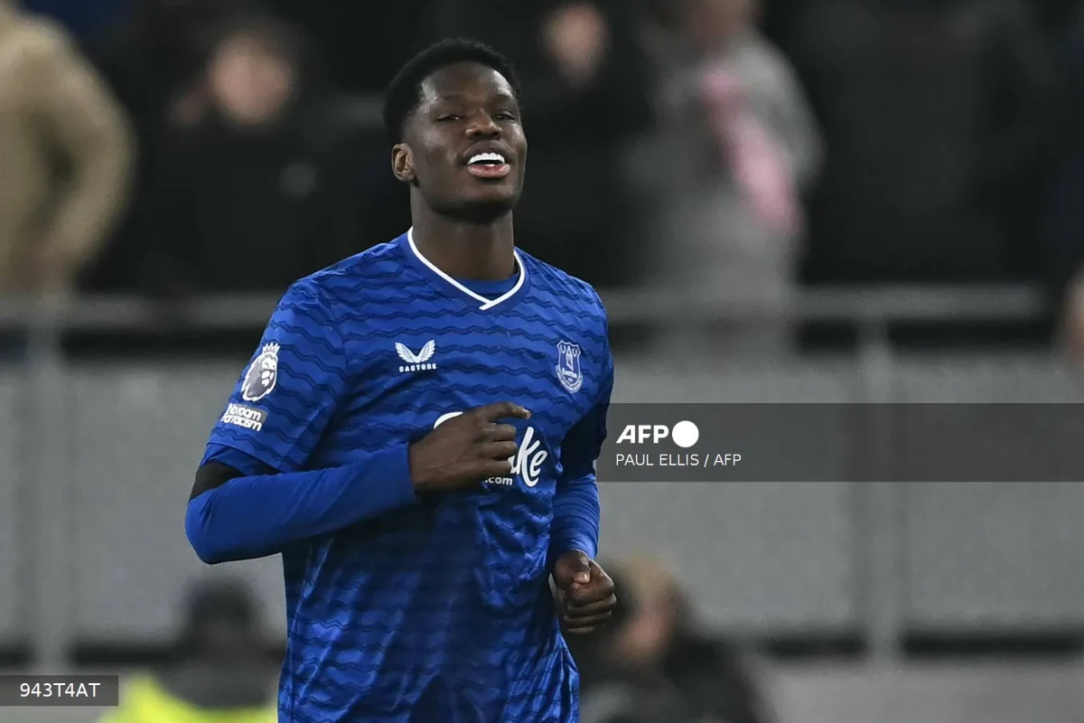 Barry's late strike earns Everton draw against Leeds