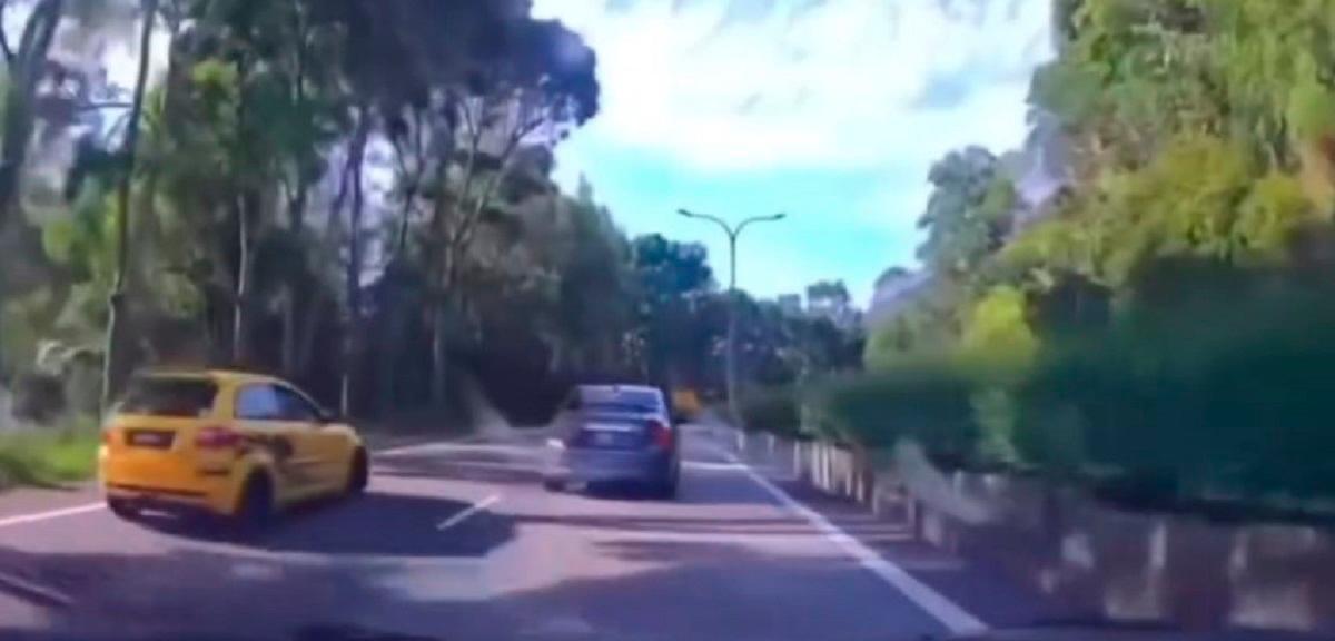 Genting Road Rage: Two drivers fight during downhill journey