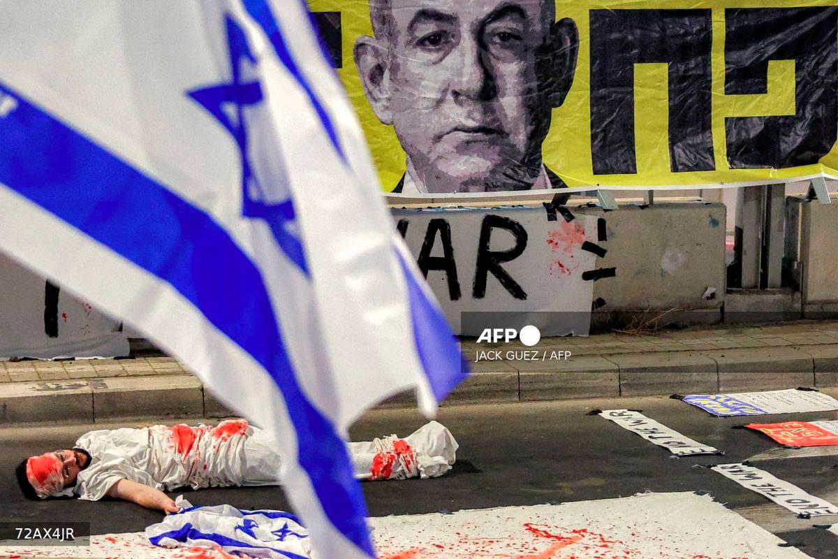 Israeli rival proposes unity government to secure Gaza hostage release deal