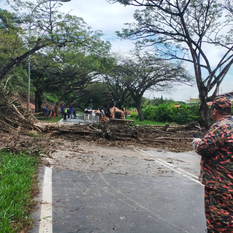 Landslide blocks Labuan road after heavy rain