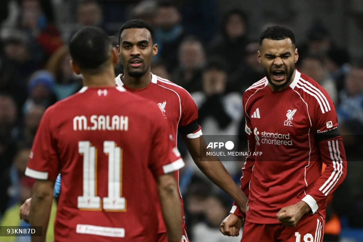 Liverpool cruise as Bayern Munich secure Champions League last-16 spot