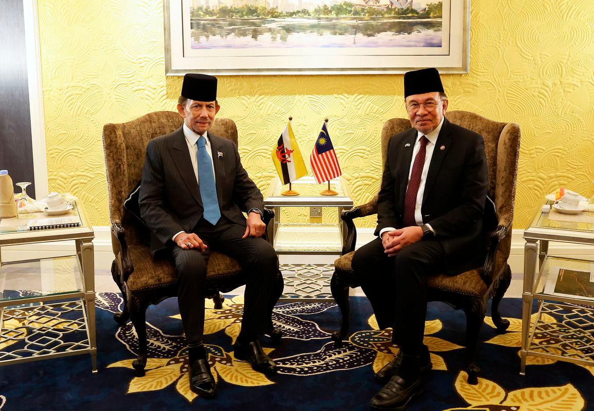 Malaysia and Brunei reaffirm defence and security cooperation at ALC