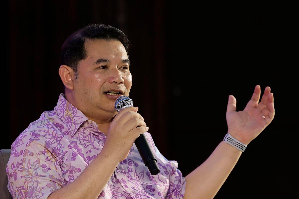 Nurul Izzah has every right to contest PKR deputy presidency – Rafizi