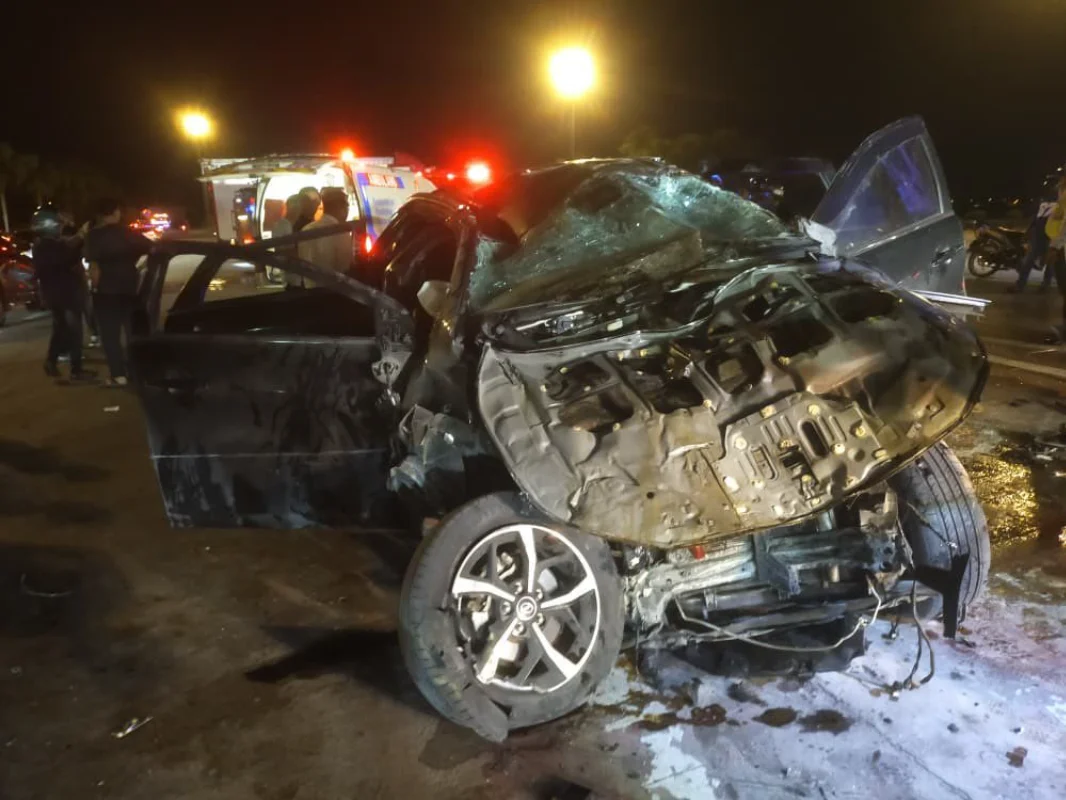 Pakistani man killed, friend injured in Sungai Dua toll plaza crash