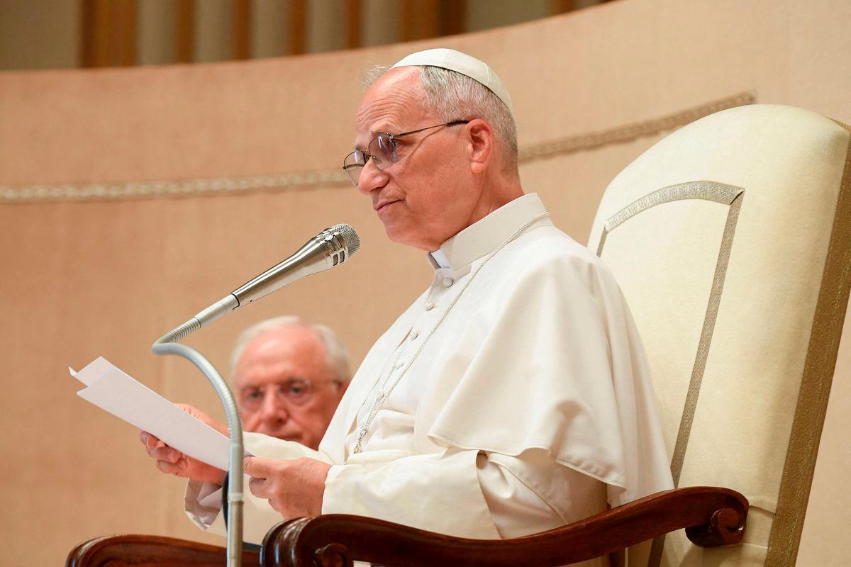 Pope Leo warns politicians of the challenges posed by AI