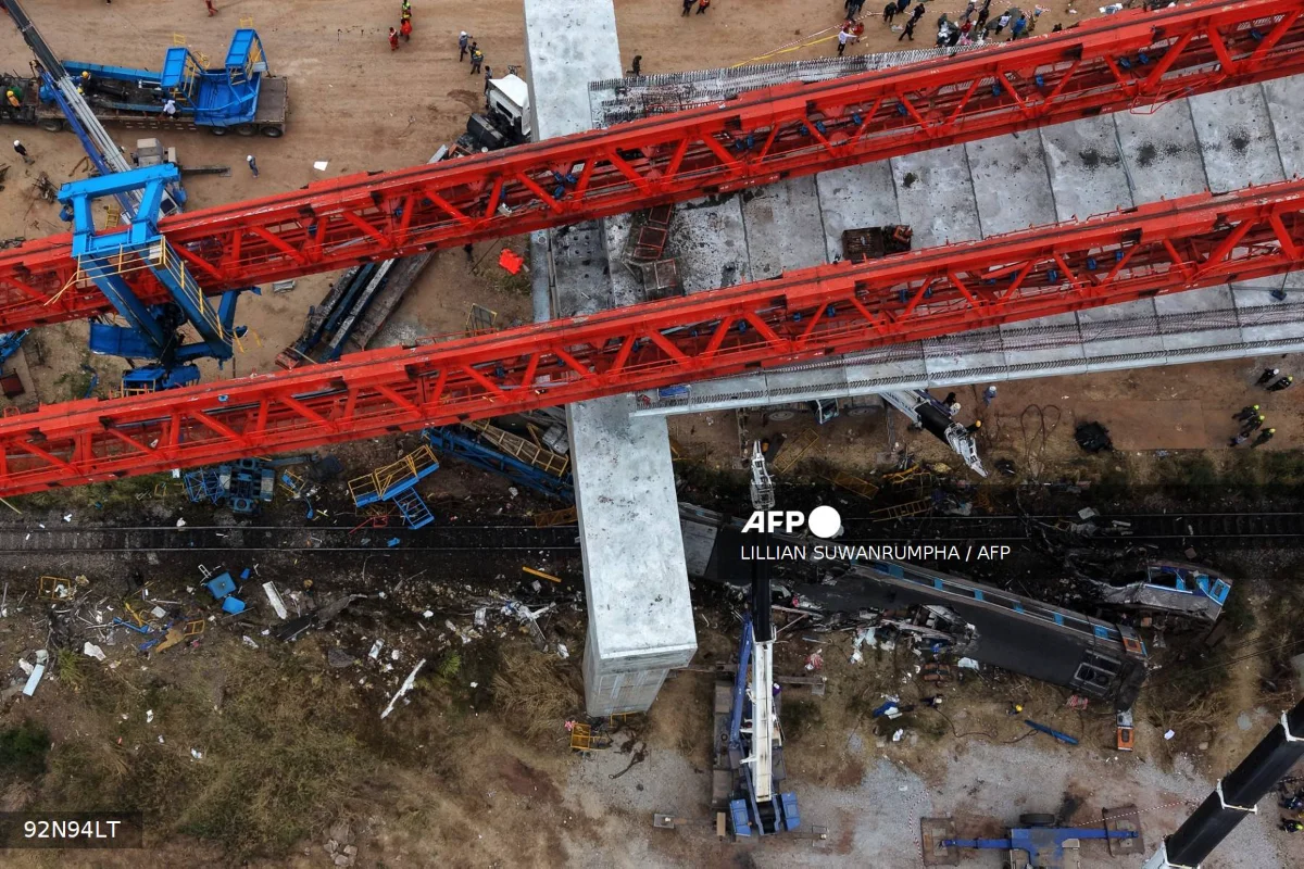 Thailand crane collapse kills 32 in high-speed rail disaster