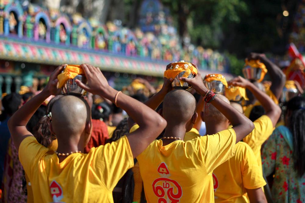 Thaipusam crowds cause congestion at Penang hilltop temple