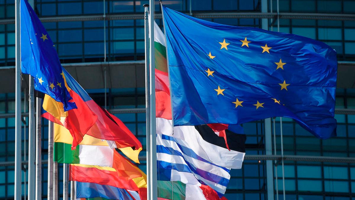 Trump calls for 50 percent tariff on EU, starting June 1