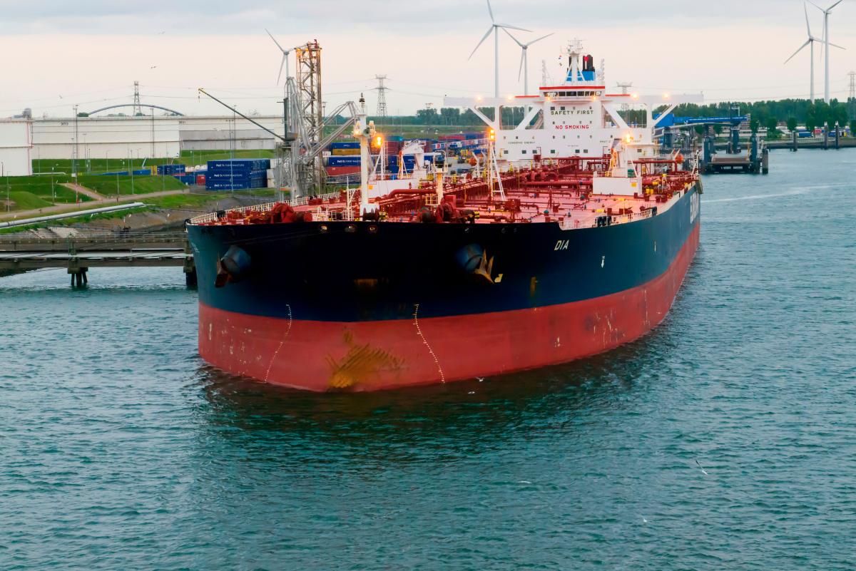 Trump tariffs on buyers of Russian oil raise global risks