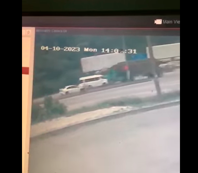 15 students injured after school van hit by trailer