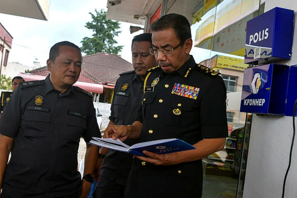 Malaysia probes unusual fuel sales near Thailand border