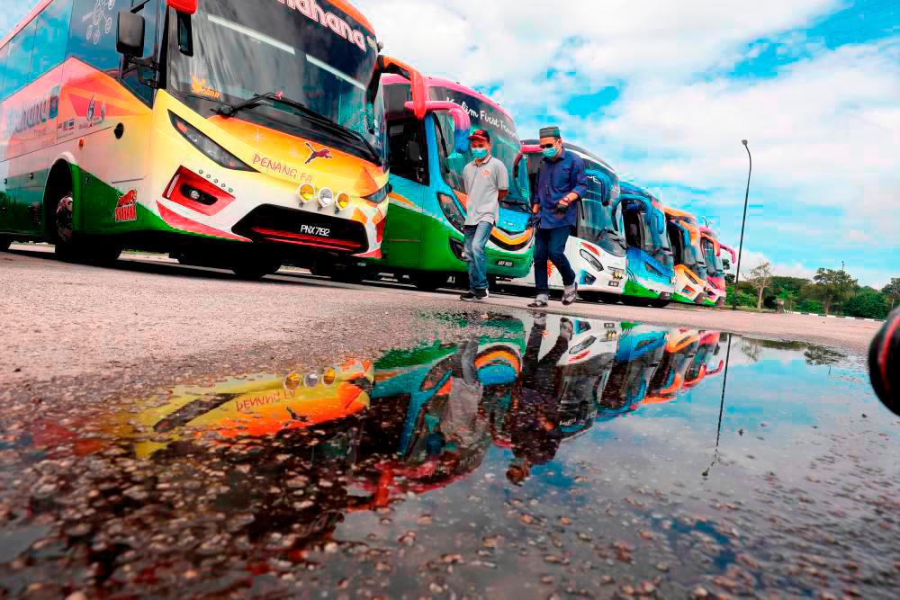 Govt offers 200 PSV bus licences to B40 in east coast
