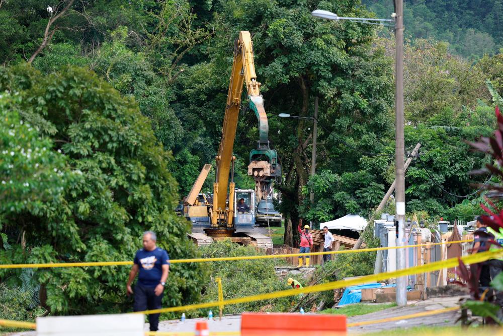 Landslide: Petaling Land Office conducts structural inspection on 26 houses