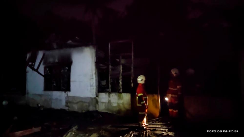 Police looking at various angles in probe into deadly Muar fire