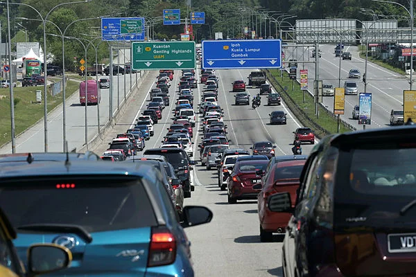 Aidilfitri exodus begins with traffic jams on major highways