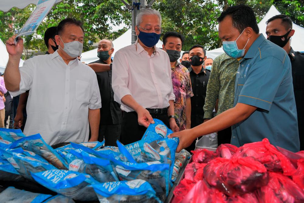 Goods price issue: PM orders KPDNHEP to find solution fast