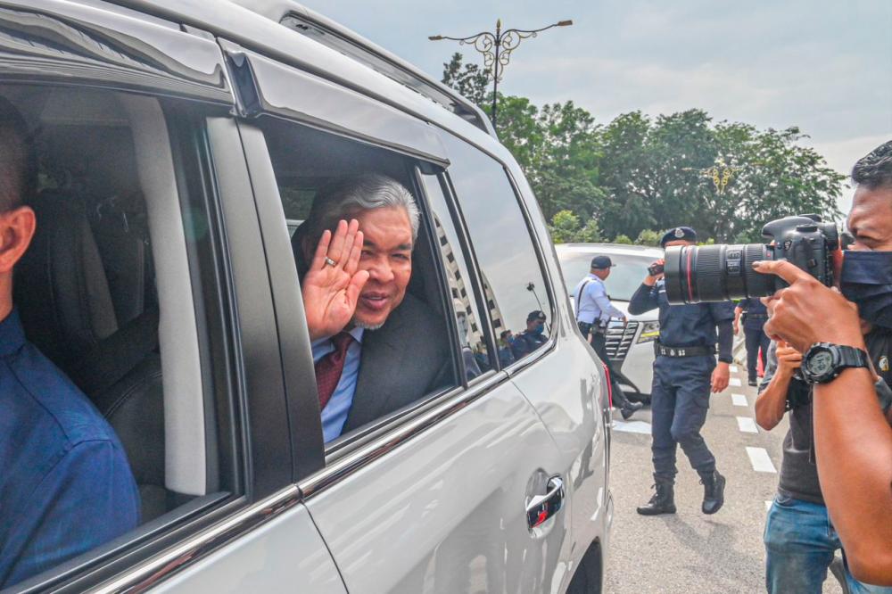King to Zahid: Form unity govt