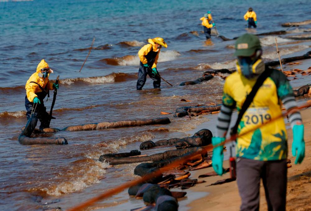 Thai beach declared disaster area after oil spill