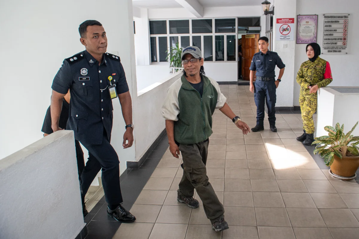 Man gets jail, fine for offensive post against the King